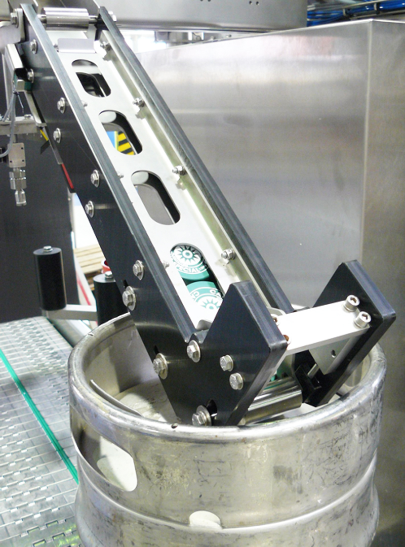 Flexible keg accessory for fitting keg caps | KHS Group