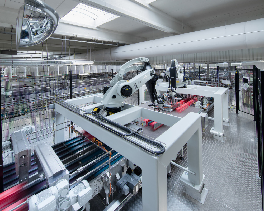 High-performance distribution and combining system | KHS GmbH | KHS Group