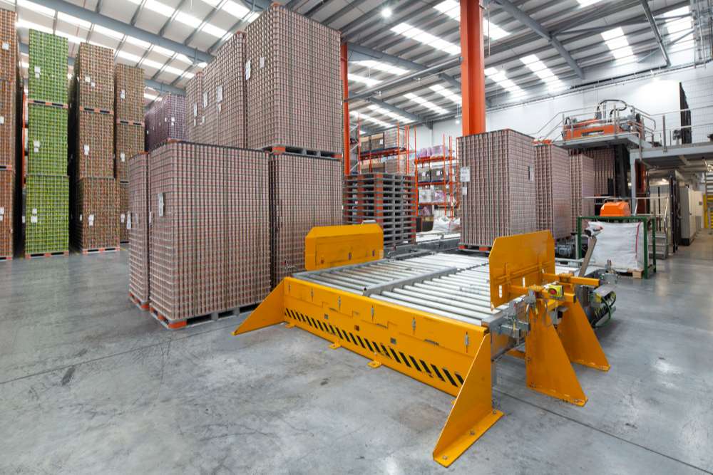 Gentle conveyor for all types of pallet | KHS Group